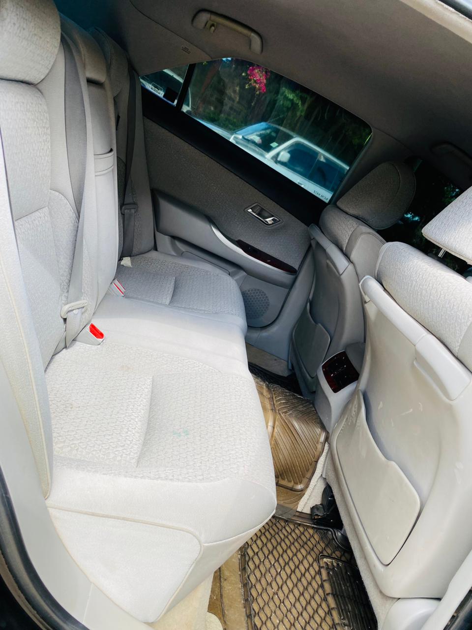 TOYOTA CROWN ROYAL SALOON - Alpha Car Giants