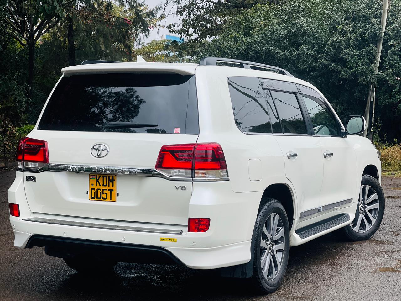 Landcruiser Prado V8 - Alpha Car Giants