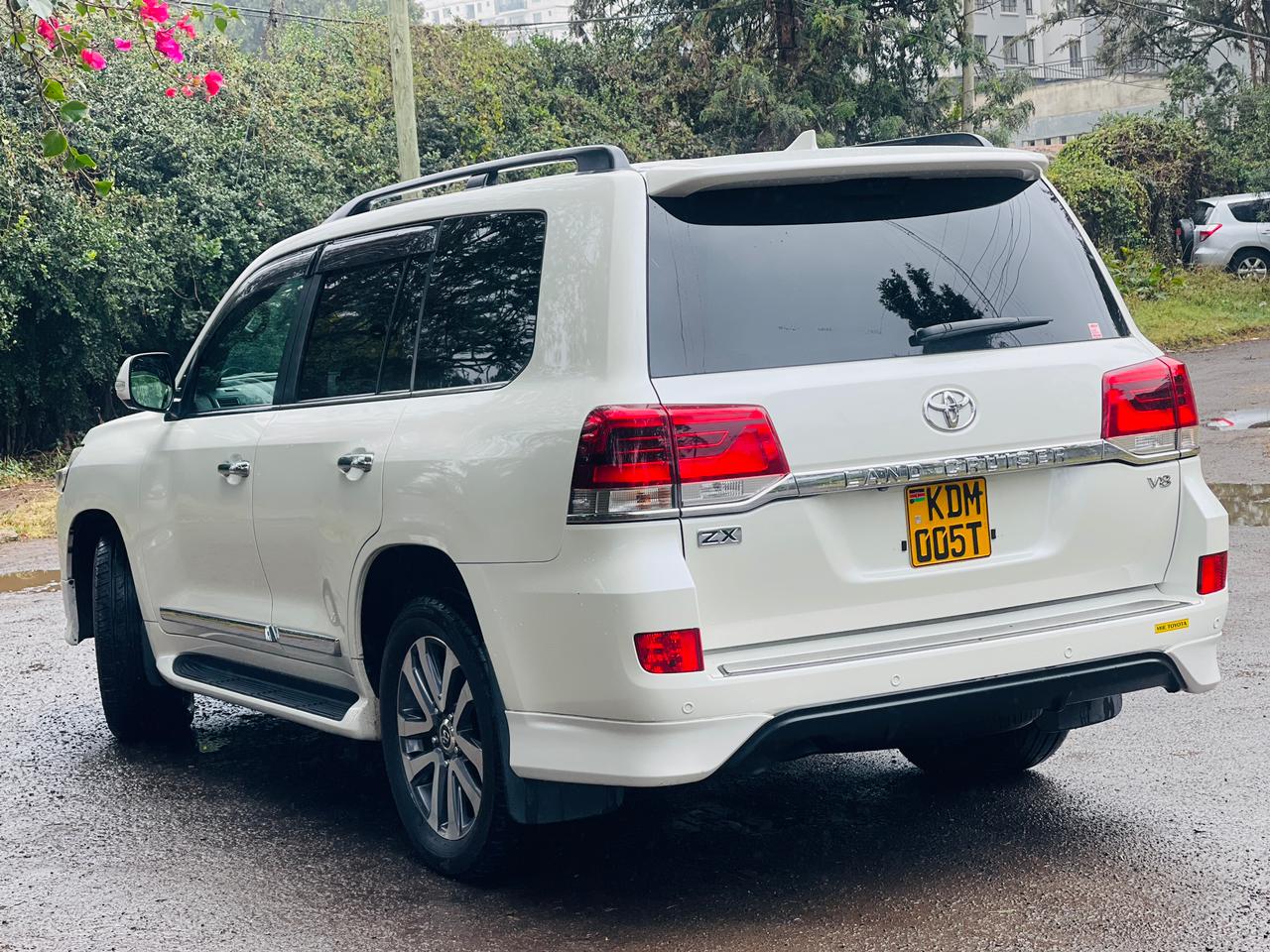 Landcruiser Prado V8 - Alpha Car Giants