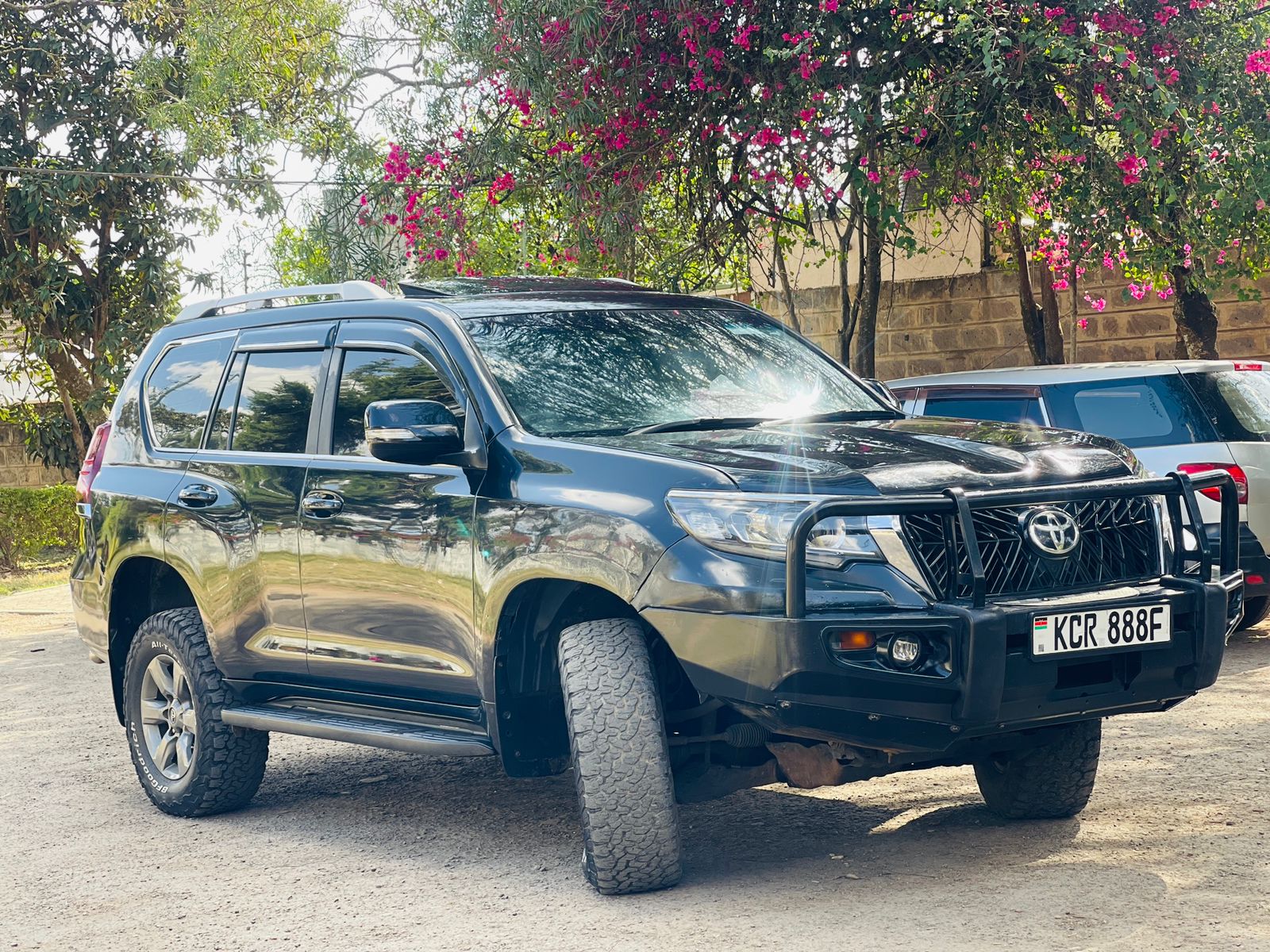 TOYOTA PRADO LANDCRUISER - Alpha Car Giants