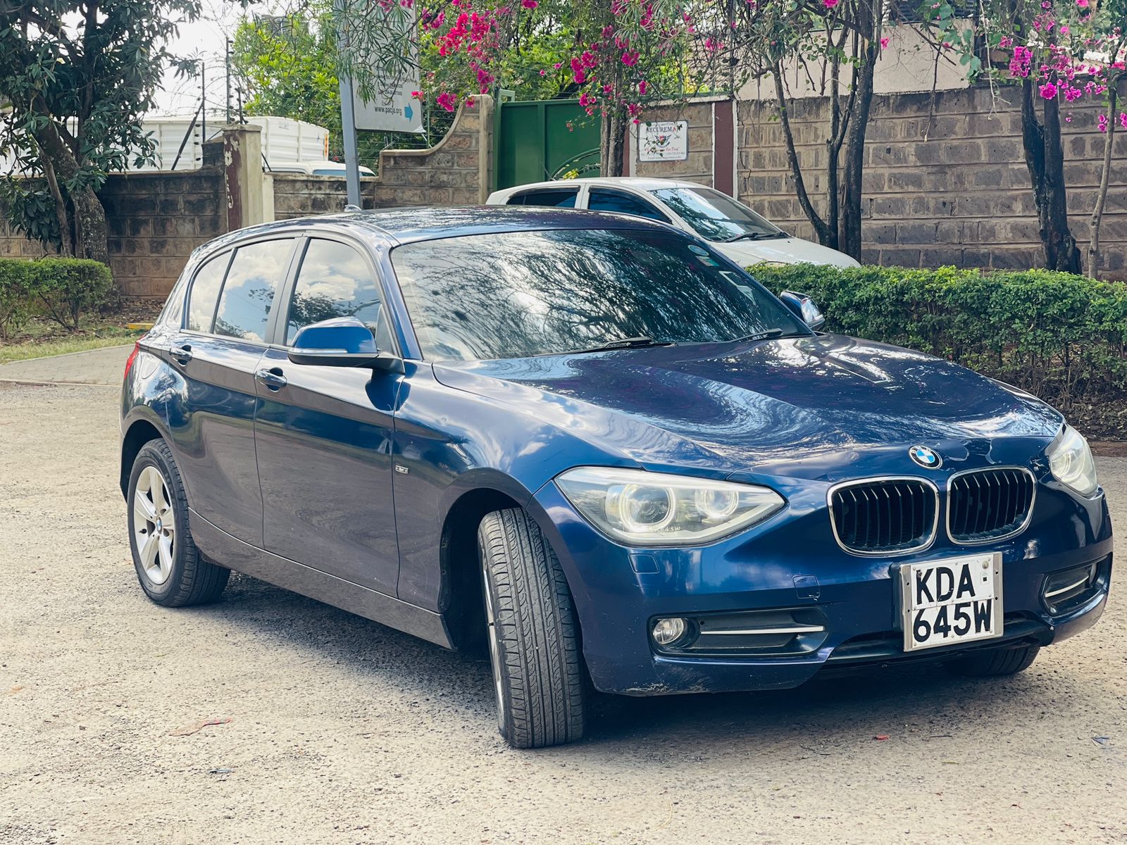 BMW 116i - Alpha Car Giants